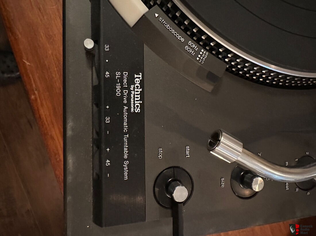 Technics SL1900 Turntable Photo #5481946 - Canuck Audio Mart