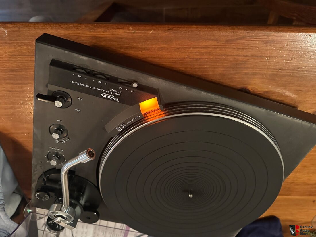 Technics SL1900 Turntable Photo #5481943 - Canuck Audio Mart