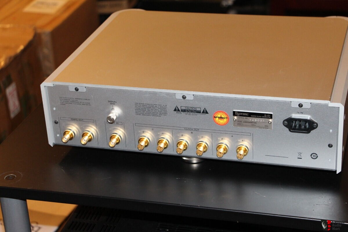 Esoteric N-01XD DAC/Streamer and G-01 Master Clock Photo #5491020 - US ...