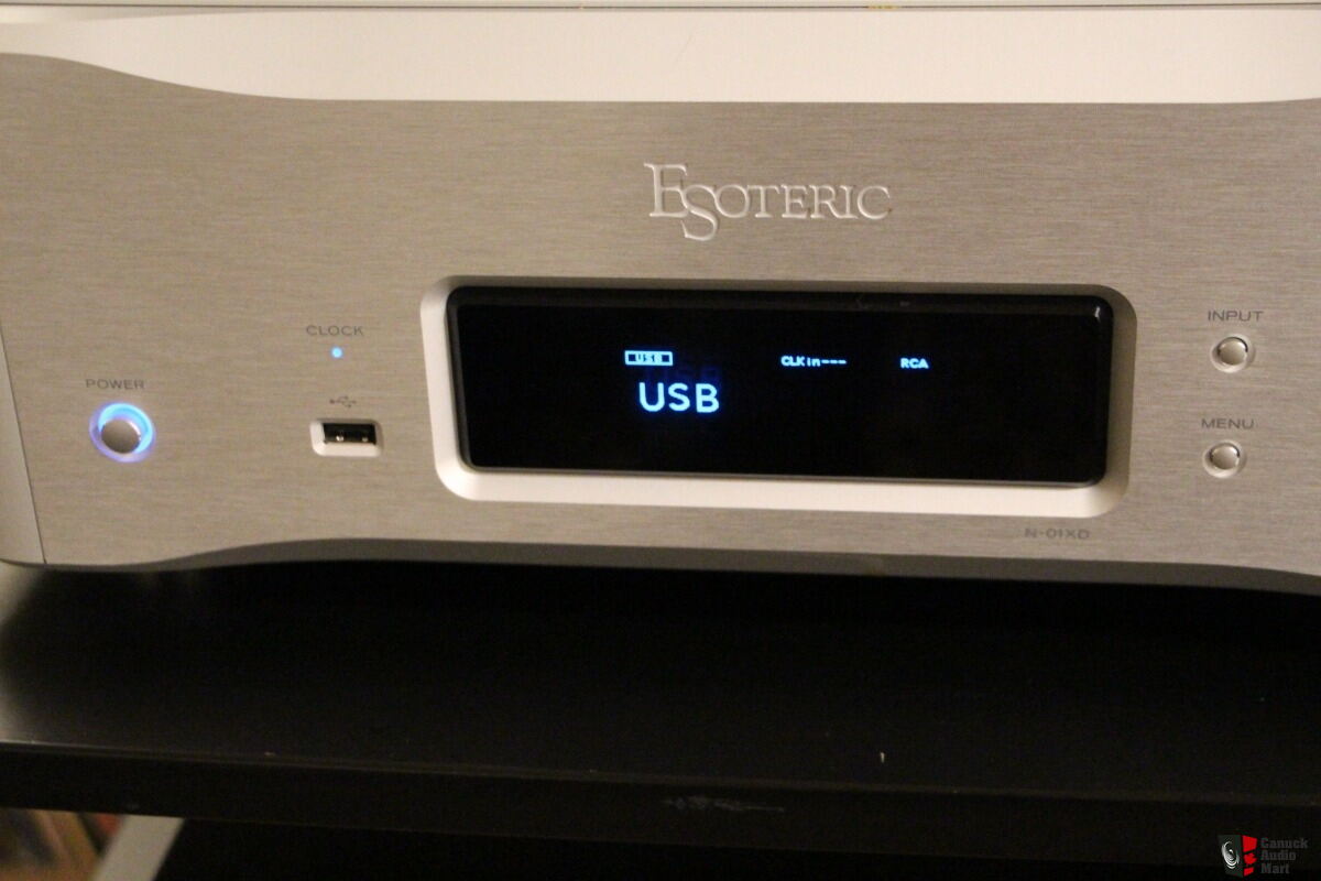 Esoteric N-01XD DAC/Streamer and G-01 Master Clock Photo #5491023 - US ...