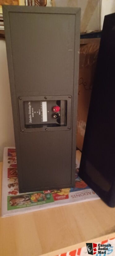 definitive technology c1- center speaker Photo #5498434 - Canuck Audio Mart