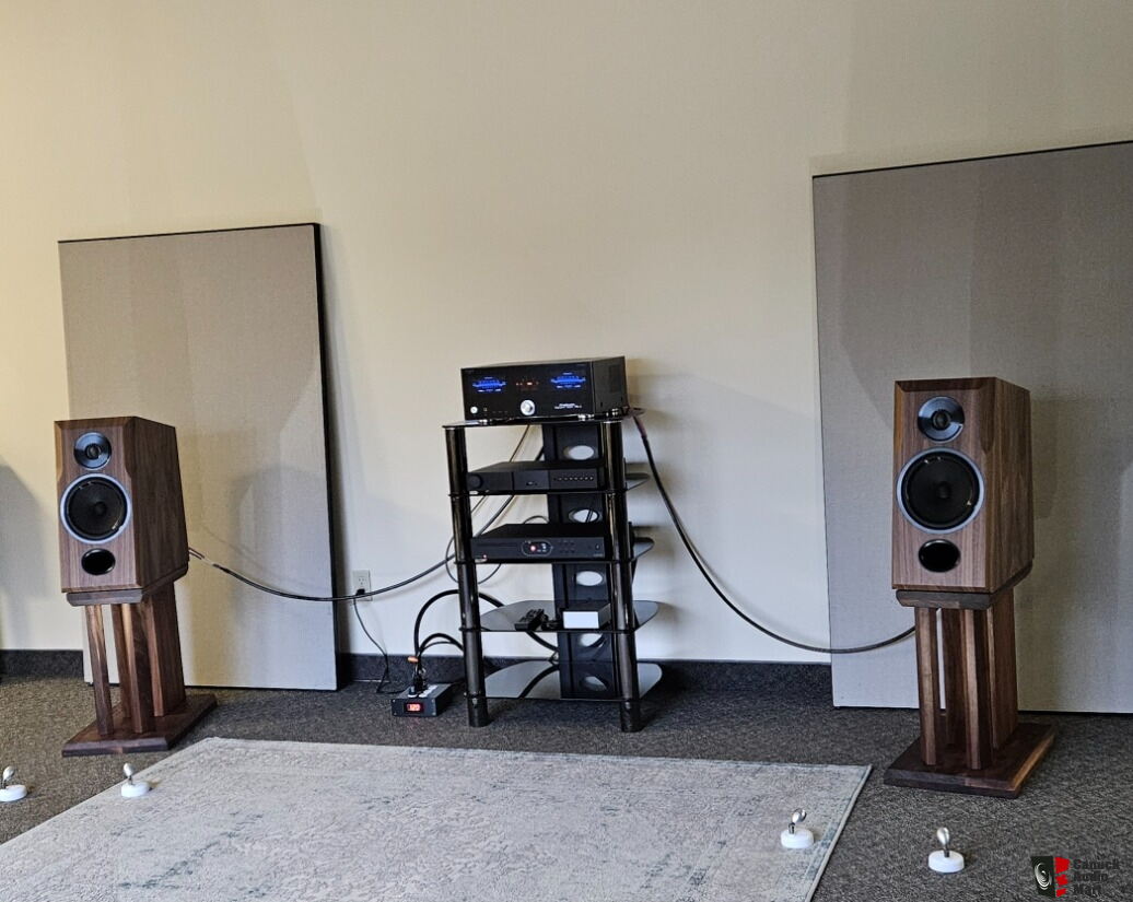 XAVIAN Medea w/Conti custom stands - display models Photo #5504451 ...