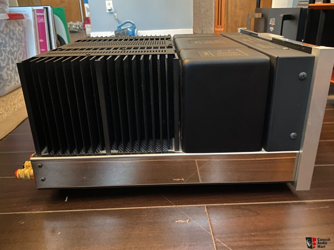 McIntosh MC402 Power Amplifier Photo #5505572 - UK Audio Mart