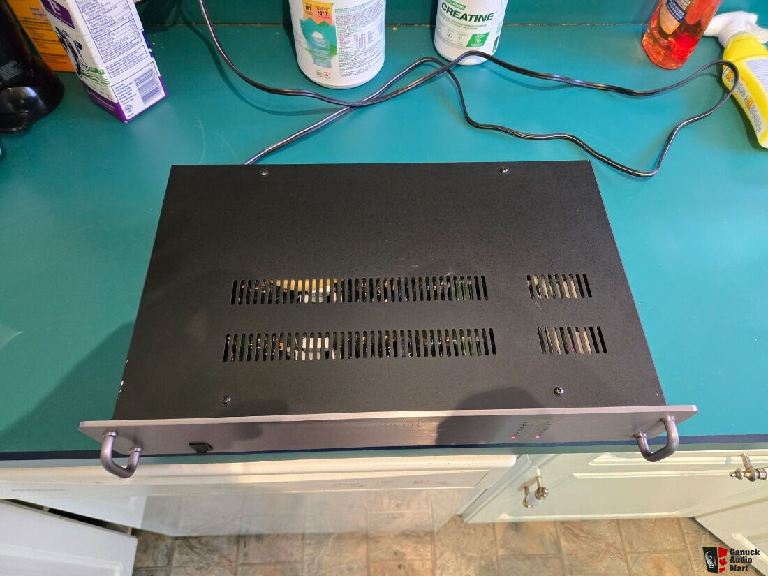 Carver M4.0T Power Amp Photo #5525123 - Canuck Audio Mart