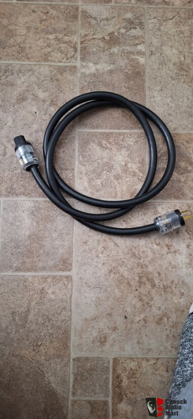 Monster cable powerline 400 For Sale - Canuck Audio Mart