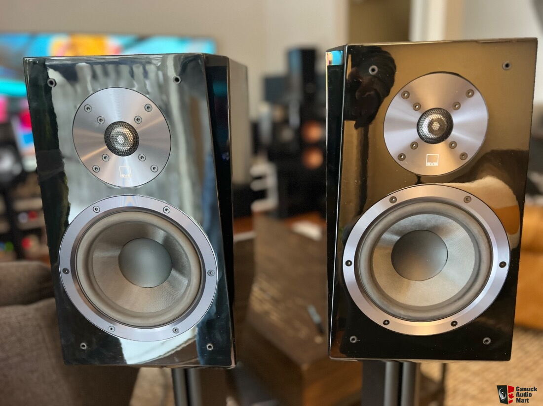 SVS Ultra Bookshelf Speakers - Piano Black Photo #5526876 - Canuck ...