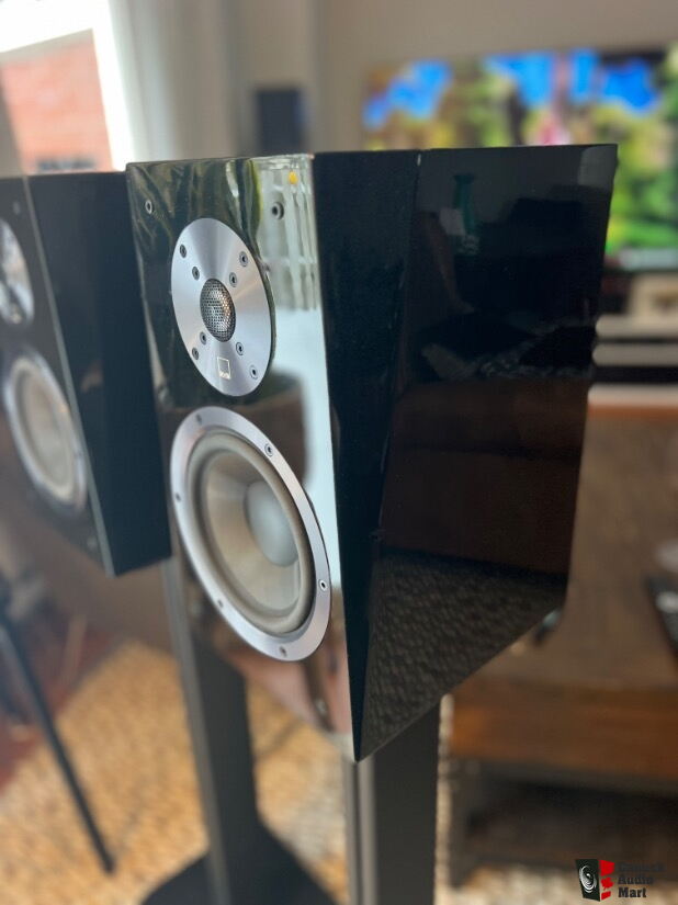 SVS Ultra Bookshelf Speakers - Piano Black Photo #5526877 - Canuck ...