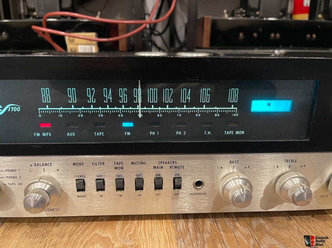 McIntosh Mac1700 stereo receiver Photo #5545384 - Canuck Audio Mart