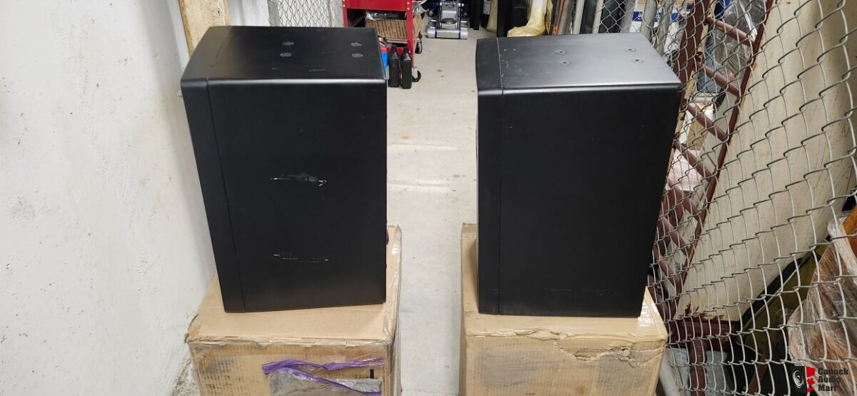 JBL LSR 708i Master Reference speakers Photo #5546560 - Canuck Audio Mart