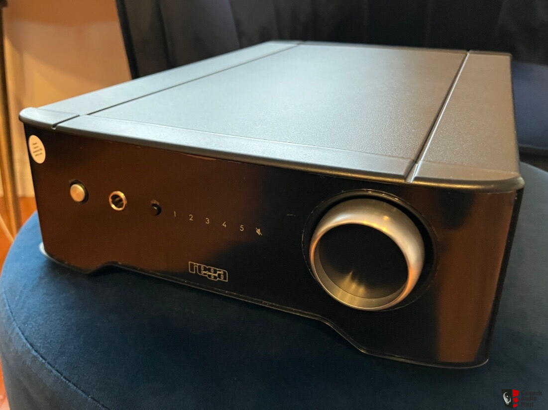 Rega Brio (like new) For Sale - Canuck Audio Mart