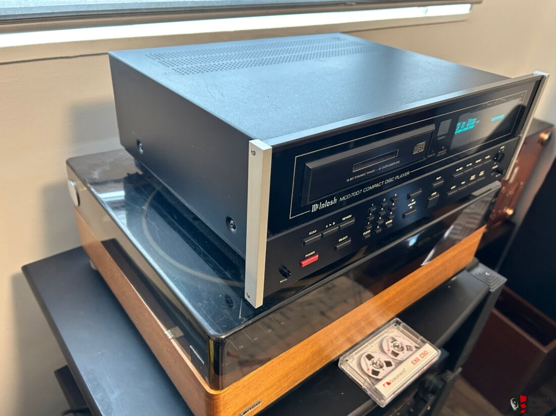 McIntosh MCD7007 Compact Disc Player Photo #5570335 - Canuck Audio Mart
