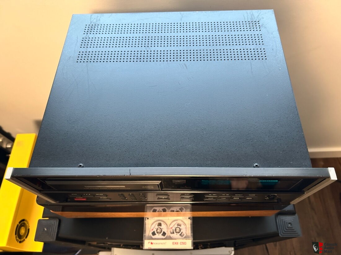 McIntosh MCD7007 Compact Disc Player Photo #5570337 - Canuck Audio Mart