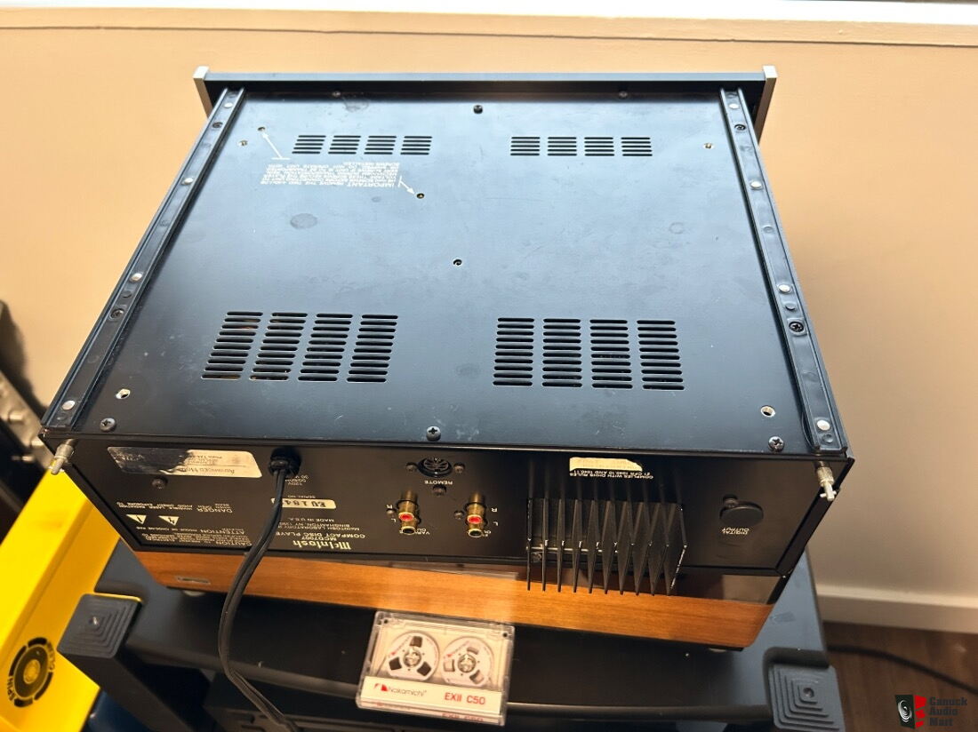 McIntosh MCD7007 Compact Disc Player Photo #5570337 - Canuck Audio Mart