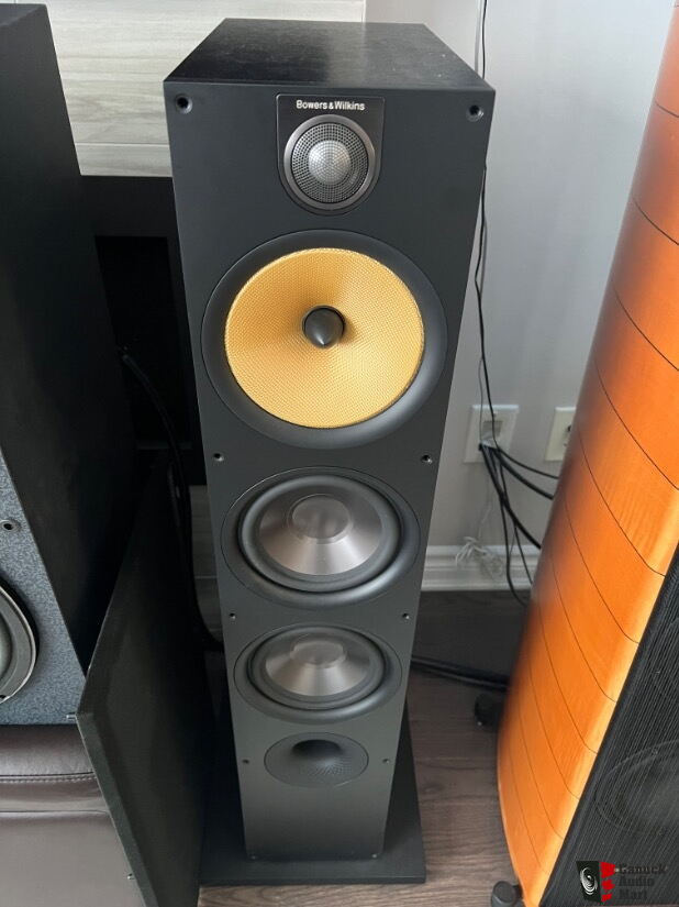 Bowers and Wilkins B&W 683 S2 speakers in black Photo #5574585 - Canuck ...