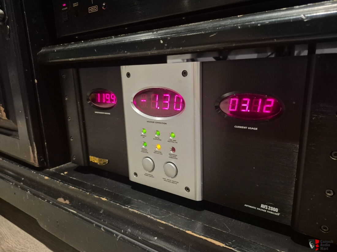 Monster Power AVS2000. Great shape For Sale - Canuck Audio Mart