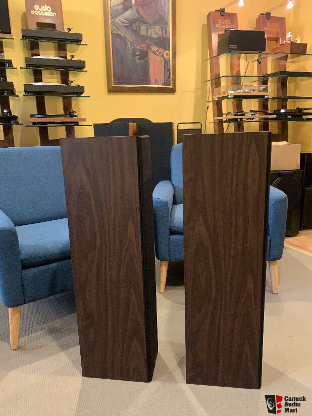 Davis Acoustics Maya Loudspeakers-Teak (Demo) Photo #5602794 - Canuck ...