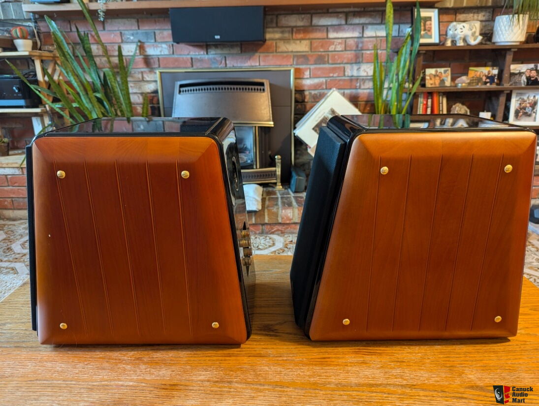 Usher Compass X-718 speaker pair Photo #5604792 - Aussie Audio Mart