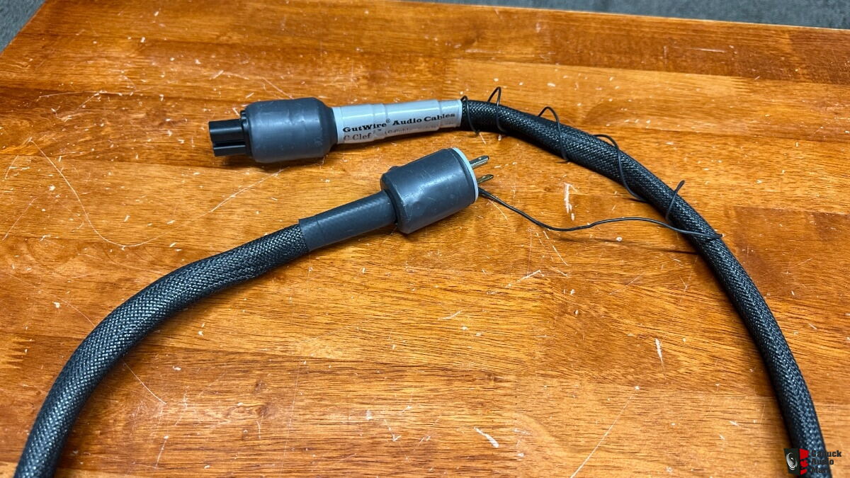 Gut Wire C Clef 2 AC Cable (4ft) Dealer Ad - Canuck Audio Mart