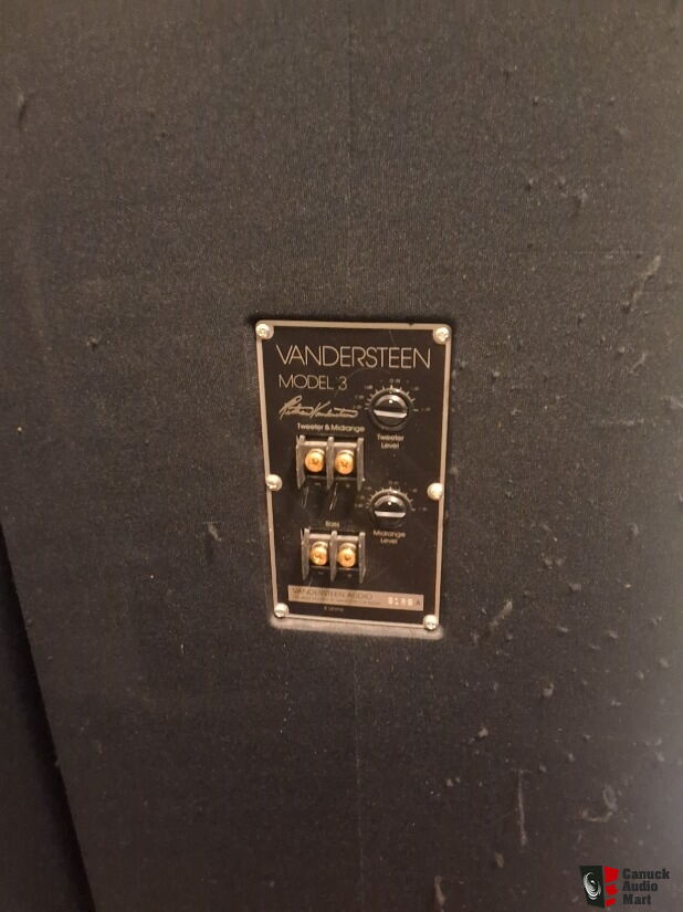 Vandersteen Model 3 speakers with stands For Sale - Canuck Audio Mart