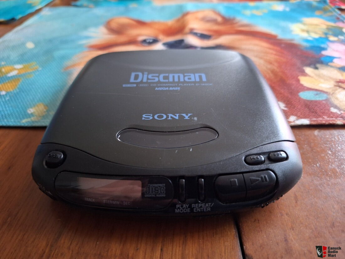 Discman CD player D-142CK Photo #5635879 - Canuck Audio Mart