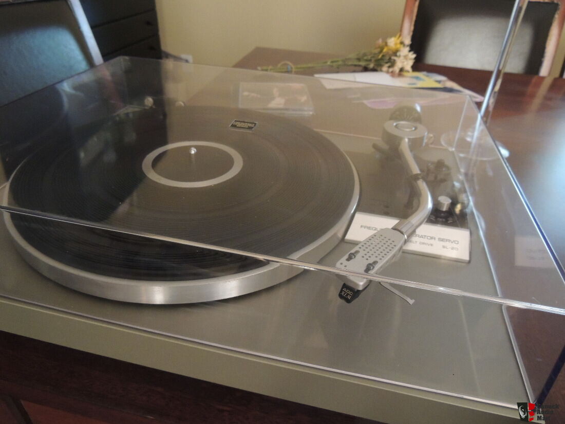 Technics SL-20 Belt Drive Manual Turntable w/ADC XLM cartridge Photo ...