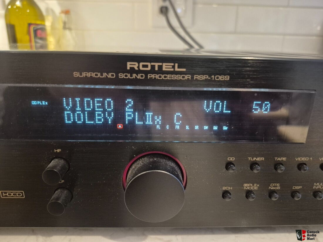 Rotel RSP-1069 preamp and RMB1075 amplifier. Both excellent. 800 Photo ...