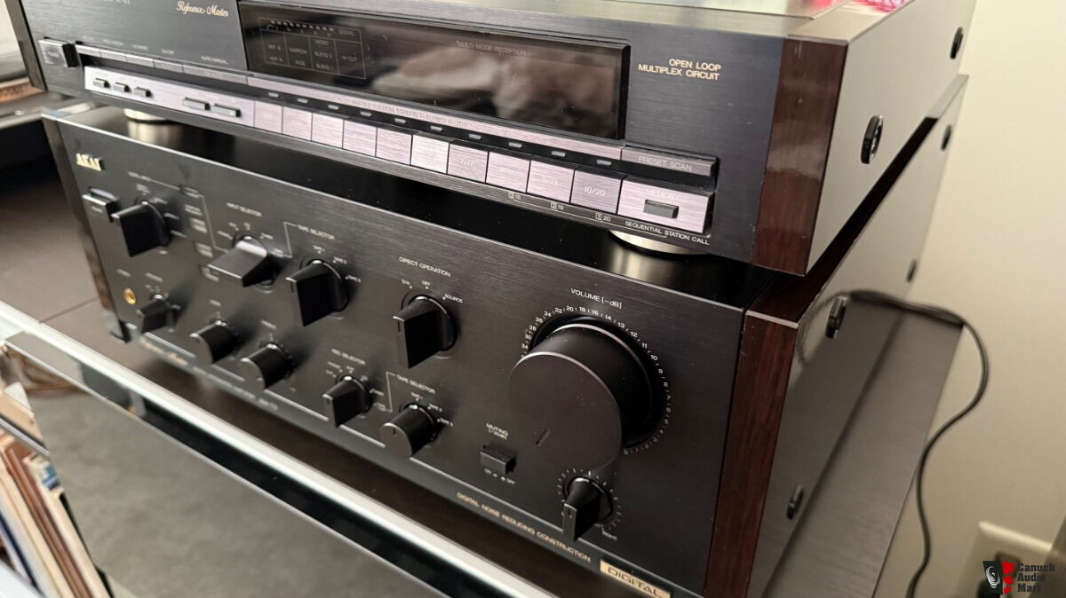 Akai AM-73 Reference Master Amplifier & AT-93 Tuner Photo #5619213 - UK ...