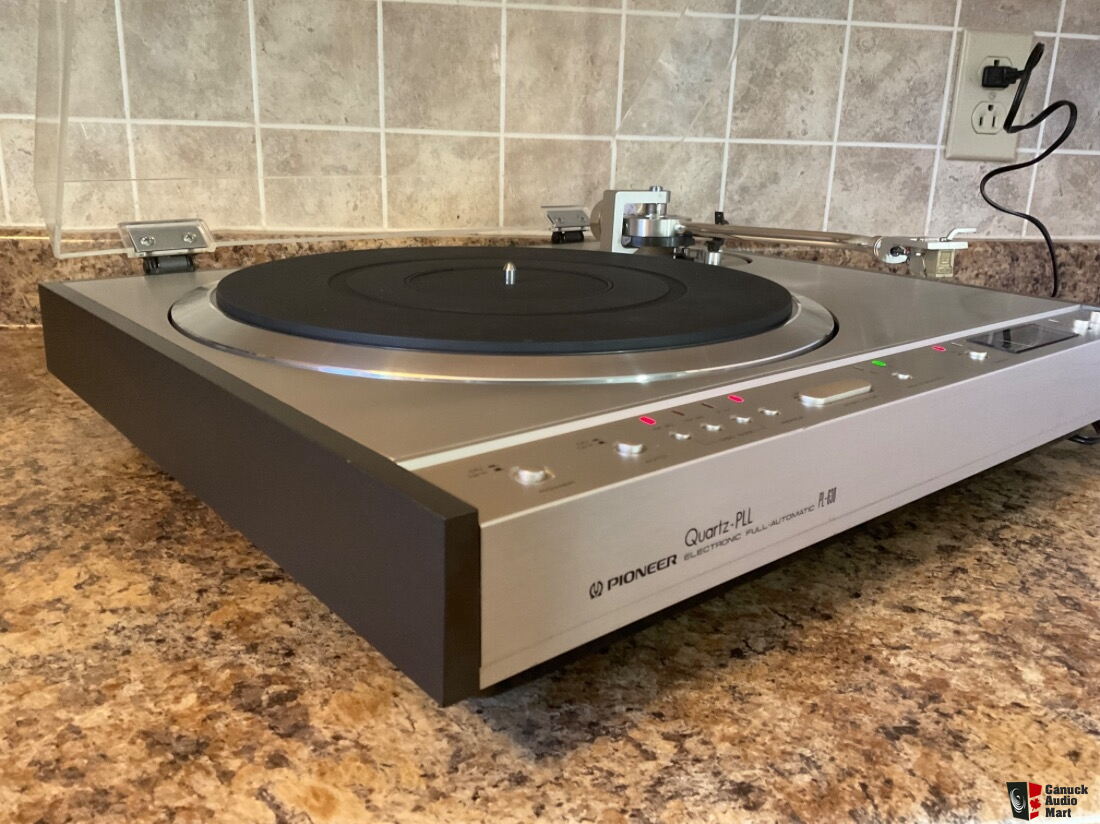 Pioneer PL-630, vintage turntable. Direct drive, full autom. quartz ...