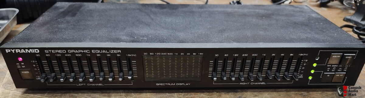 Pyramid stereo graphic equalizer SEA-9700 Photo #5662158 - US Audio Mart