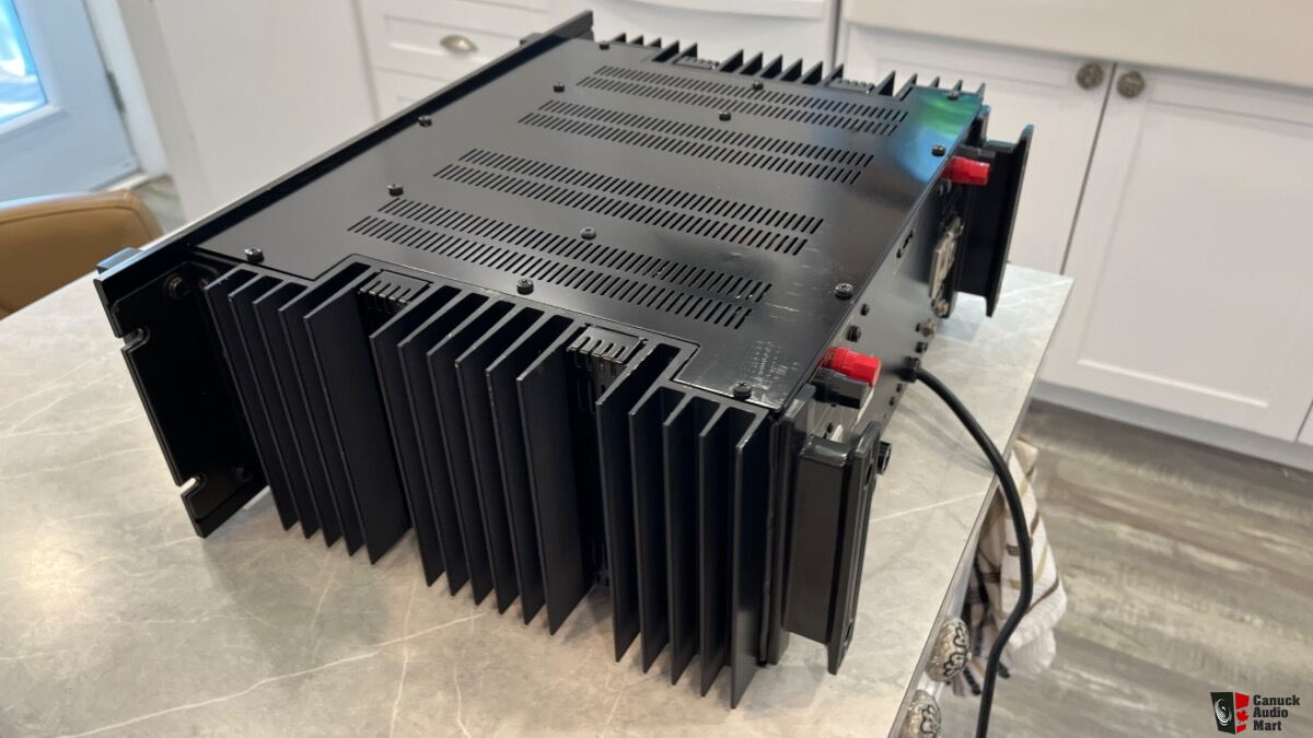 Yamaha pc2002m power amplifier 120v perfect working, free ontario ...