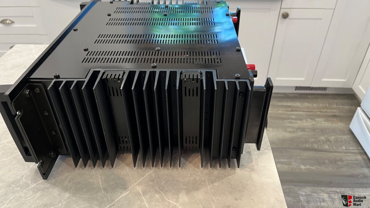 Yamaha pc2002m power amplifier 120v perfect working, free ontario ...