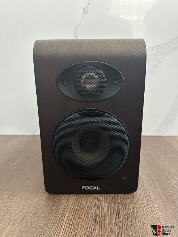 2 Focal Shape 40 studio monitors Photo #5673481 - Canuck Audio Mart
