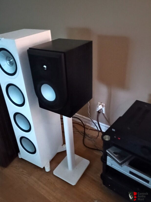 Revel M20 Stand mount speakers in black Photo #5683536 - Canuck Audio Mart