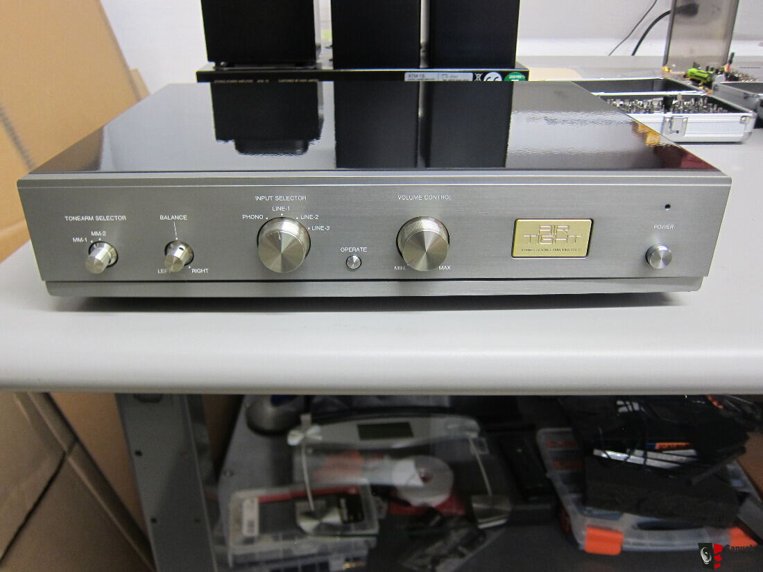 AirTight ATC-5 preamplifier (retail $16000 CAD) Dealer Ad - Canuck ...
