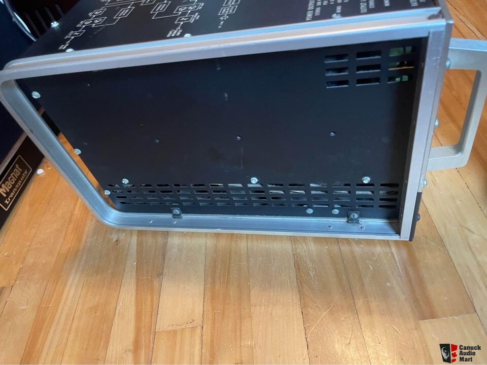 Best in Class McIntosh MC 2300 Photo #5694057 - Canuck Audio Mart