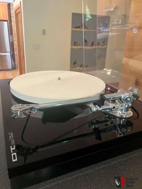 Rega RP10 turntable & Rega Apheta 2 moving coil cartridge Photo ...