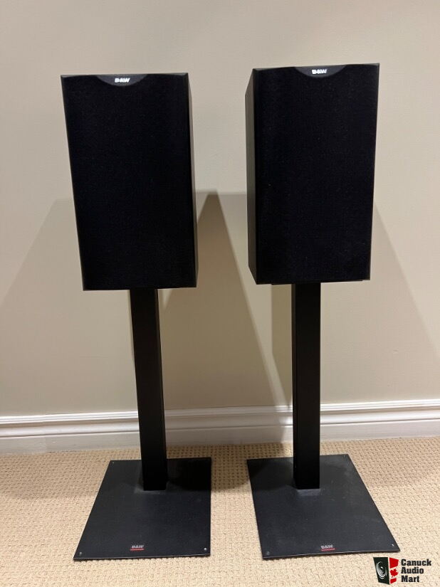 B&W 601 Bookshelf Speakers with Stands Photo #5712677 - Canuck Audio Mart