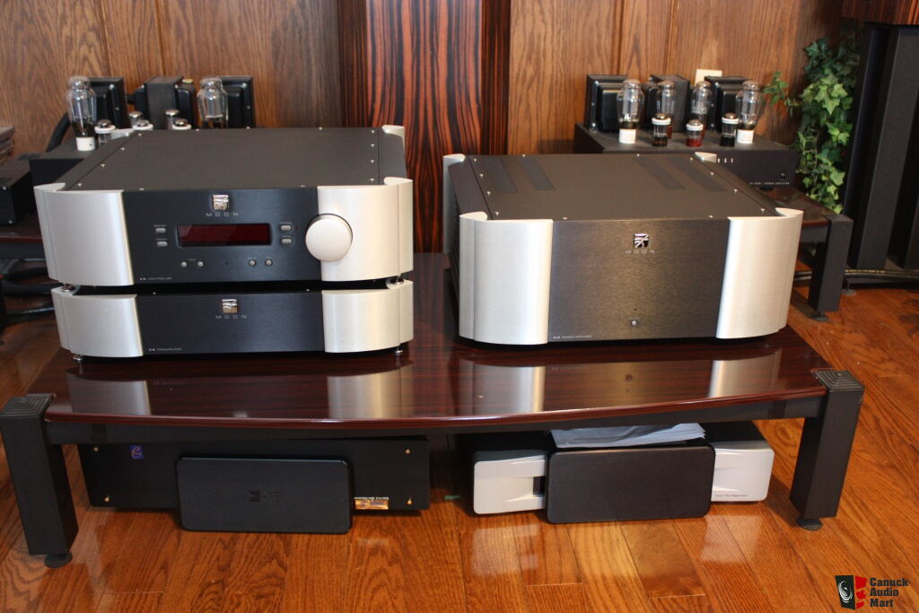 Simaudio Moon Evolution P8 preamp and W8 amp Photo #571319 - Canuck ...