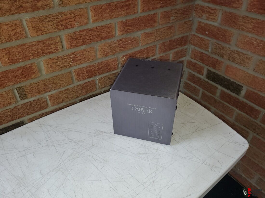 Carver C-2 Preamplifier and M-400T Amplifier units produce sound Photo ...