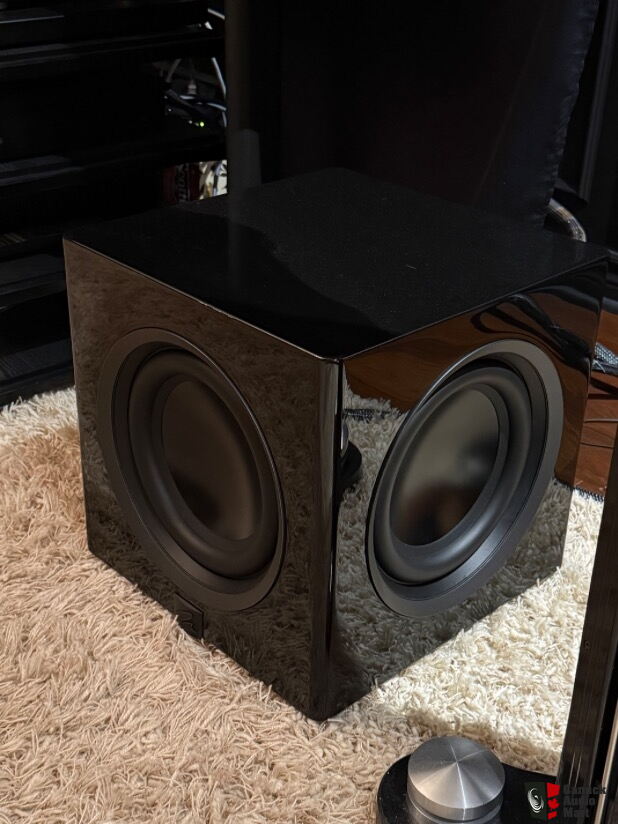 Gorgeous pair of black gloss Martin Logan Abyss 10 (only one month old ...