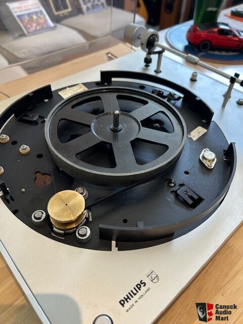 Rare Philips Vintage 212 Electronic Turn Table Photo #5723129 - Canuck ...