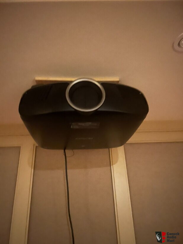 Pro Cinema Epson 6050UB projector Photo #5725044 - Canuck Audio Mart
