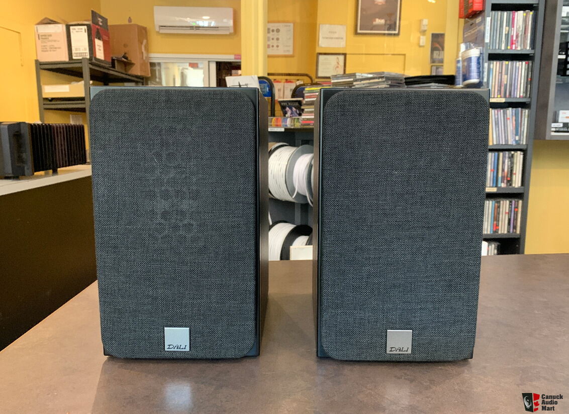 Dali OBERON 1 (Demo) Black Dealer Ad - US Audio Mart