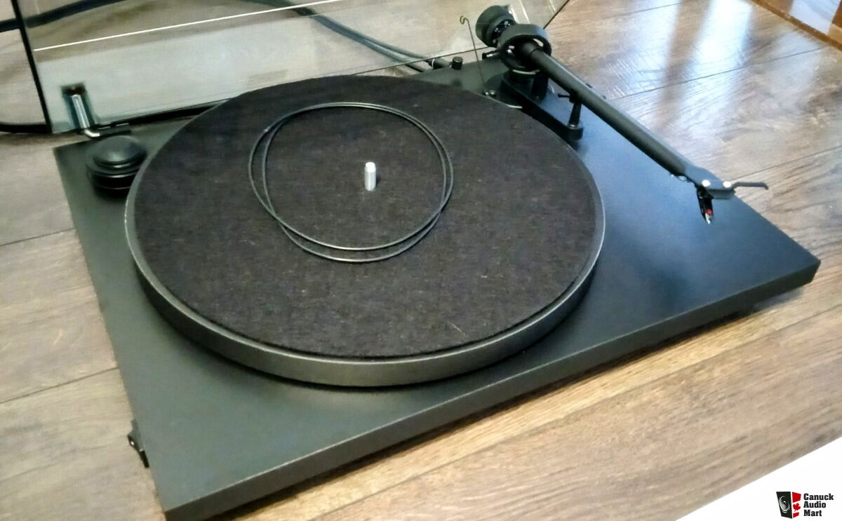 Sold to Steven. Project Essential II turntable Photo #5732725 - Canuck ...