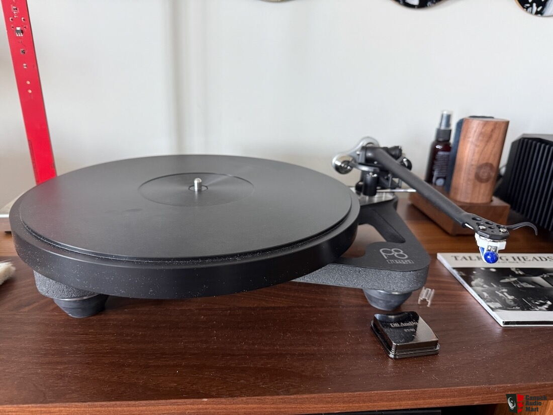 Rega Planar 8 (4 months old) w/Groovetracer Planar 8 Upgrade package ...