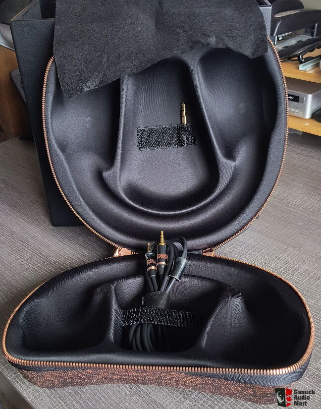 Focal Radiance closed backs Photo #5750146 - Canuck Audio Mart