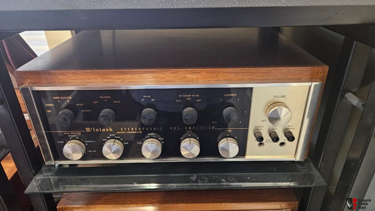 McIntosh C20 Preamp w/ MR66 AM/FM Tuner Photo #5750947 - Canuck Audio Mart