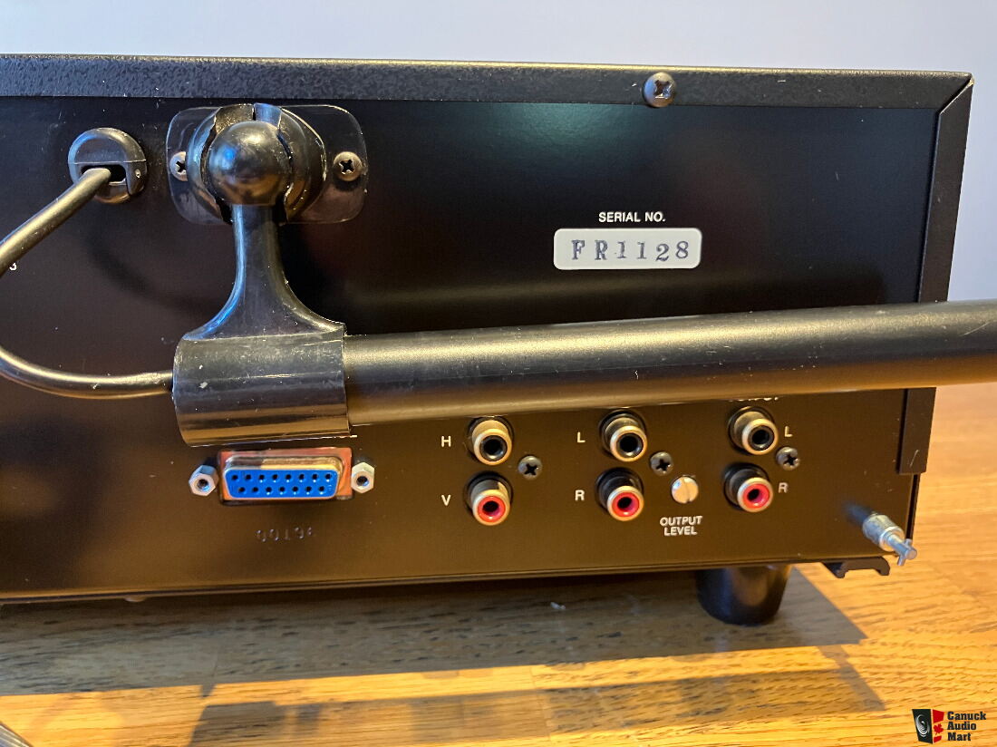 McIntosh MR 7083 tuner Photo #5758294 - Canuck Audio Mart