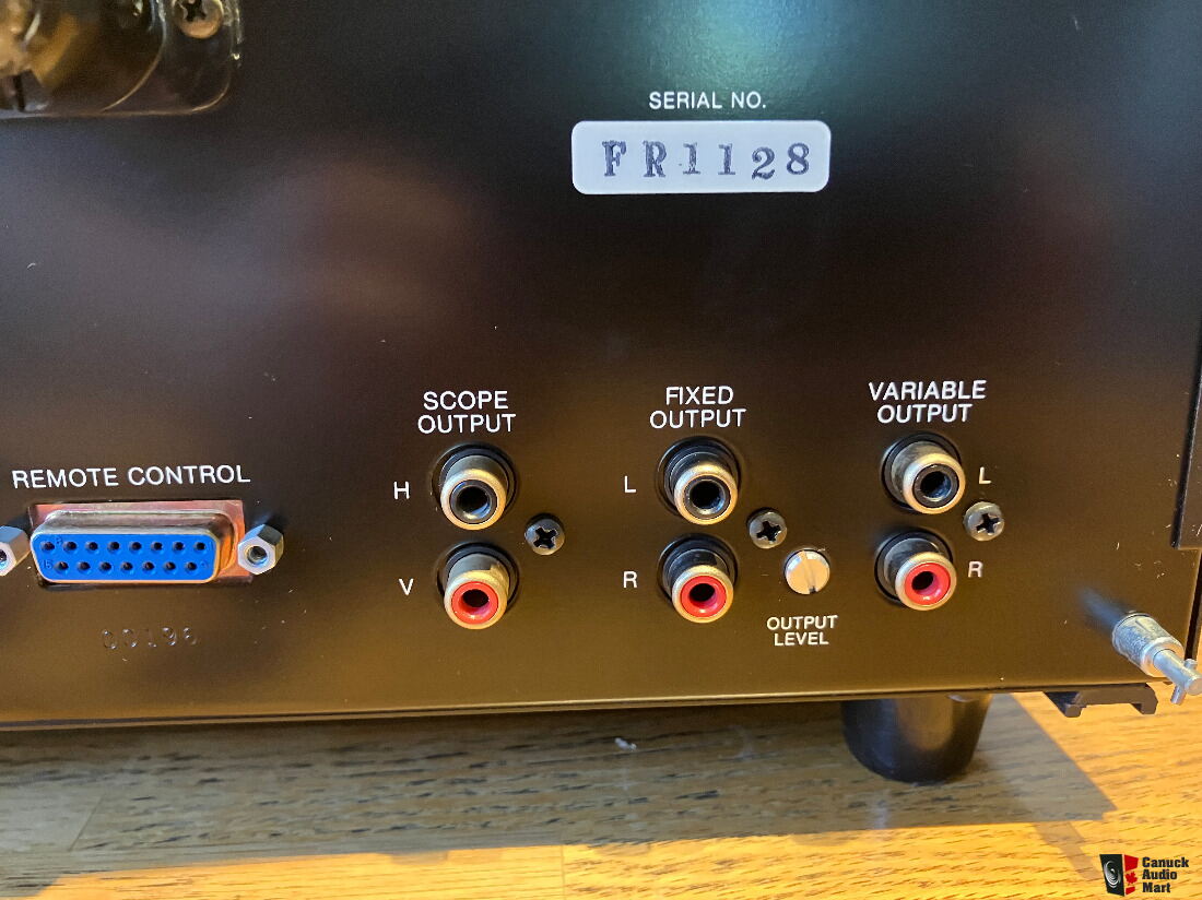 McIntosh MR 7083 tuner Photo #5758289 - Canuck Audio Mart