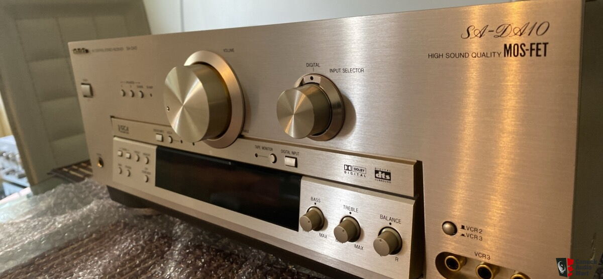 Technics SA-DA amplifier in gold Photo #5787982 - Canuck Audio Mart